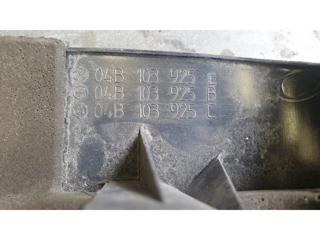 Kryt motoru horní Škoda Fabia III 1.4TDI 04B 103 925 E - Autovrakoviště Frkal